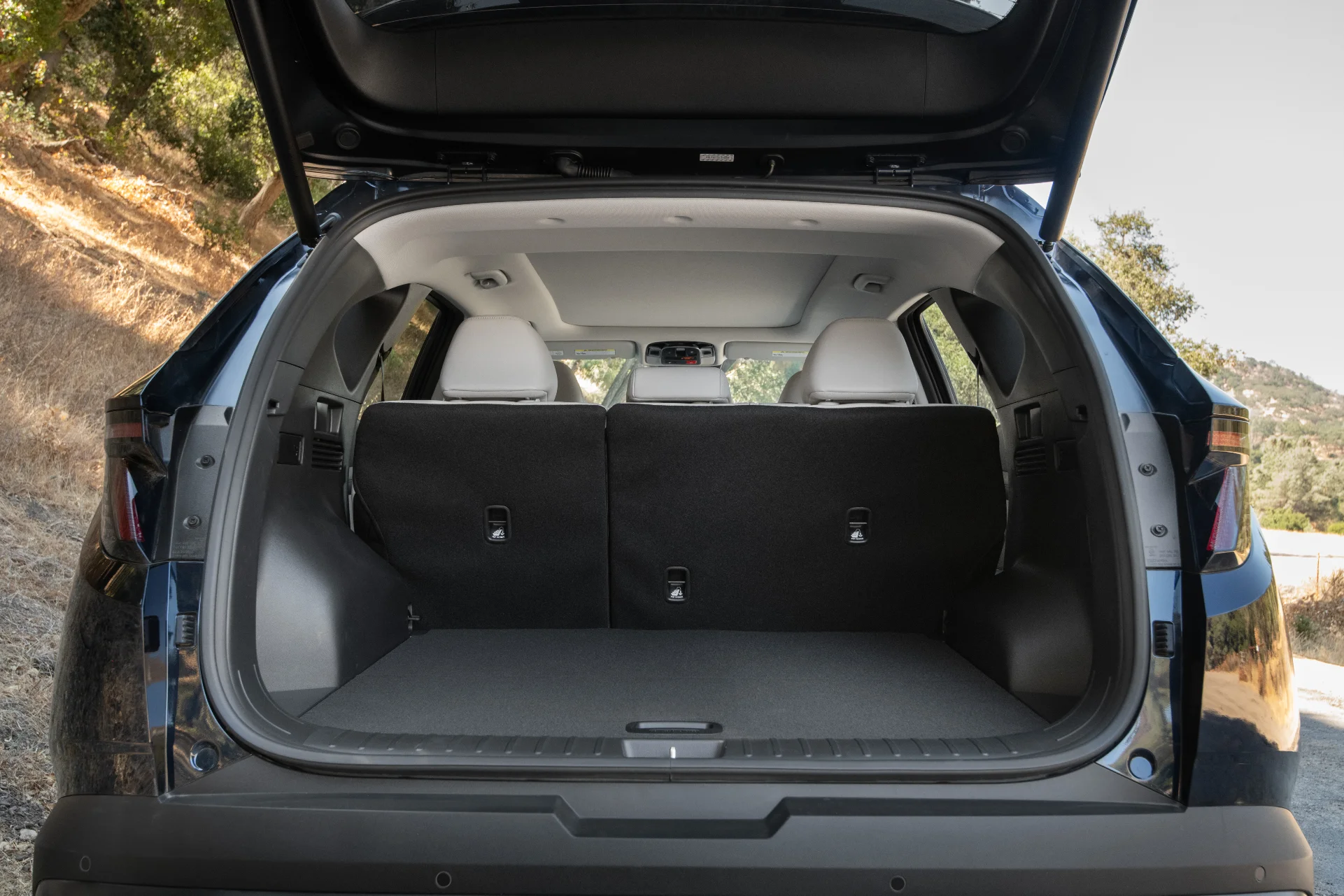 Hyundai Tucson 2026 Price in Oman, Specs and Reviews for Muscat ...