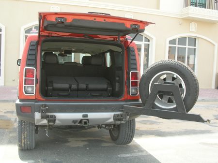 Hummer H2 in urban attack mode – DriveArabia