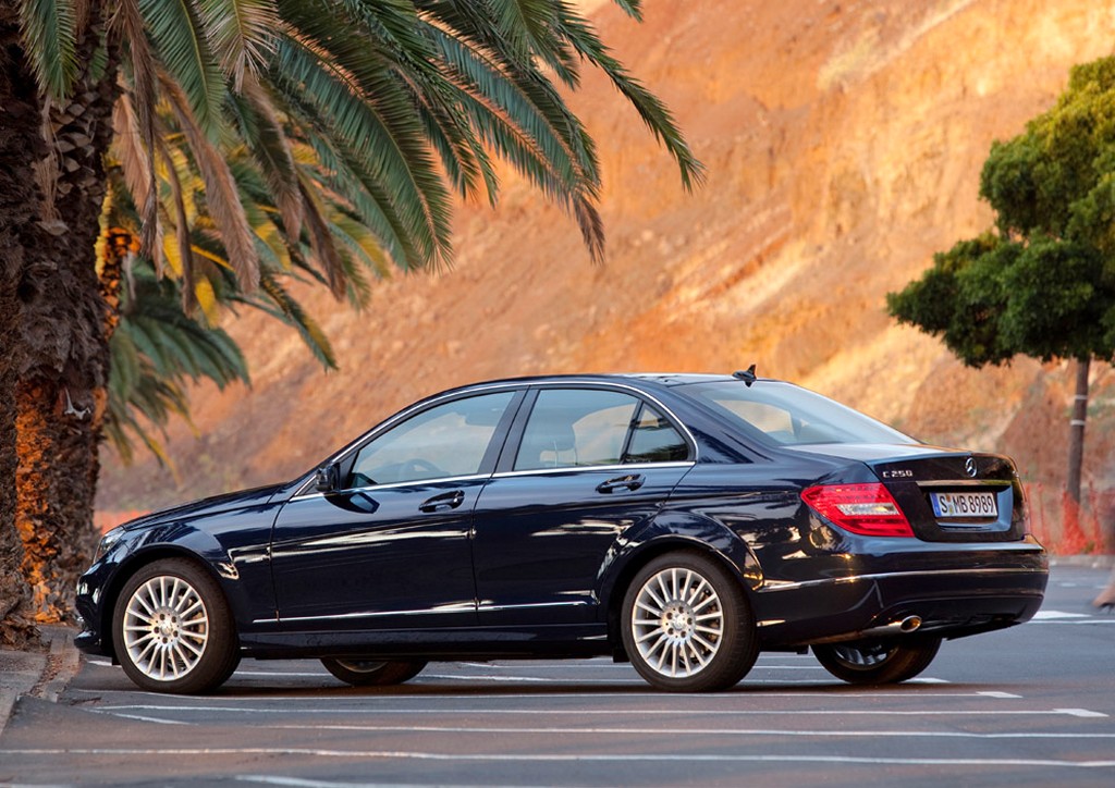 Mercedes-Benz C-Class 2012 facelift revealed – DriveArabia UAE, KSA & GCC