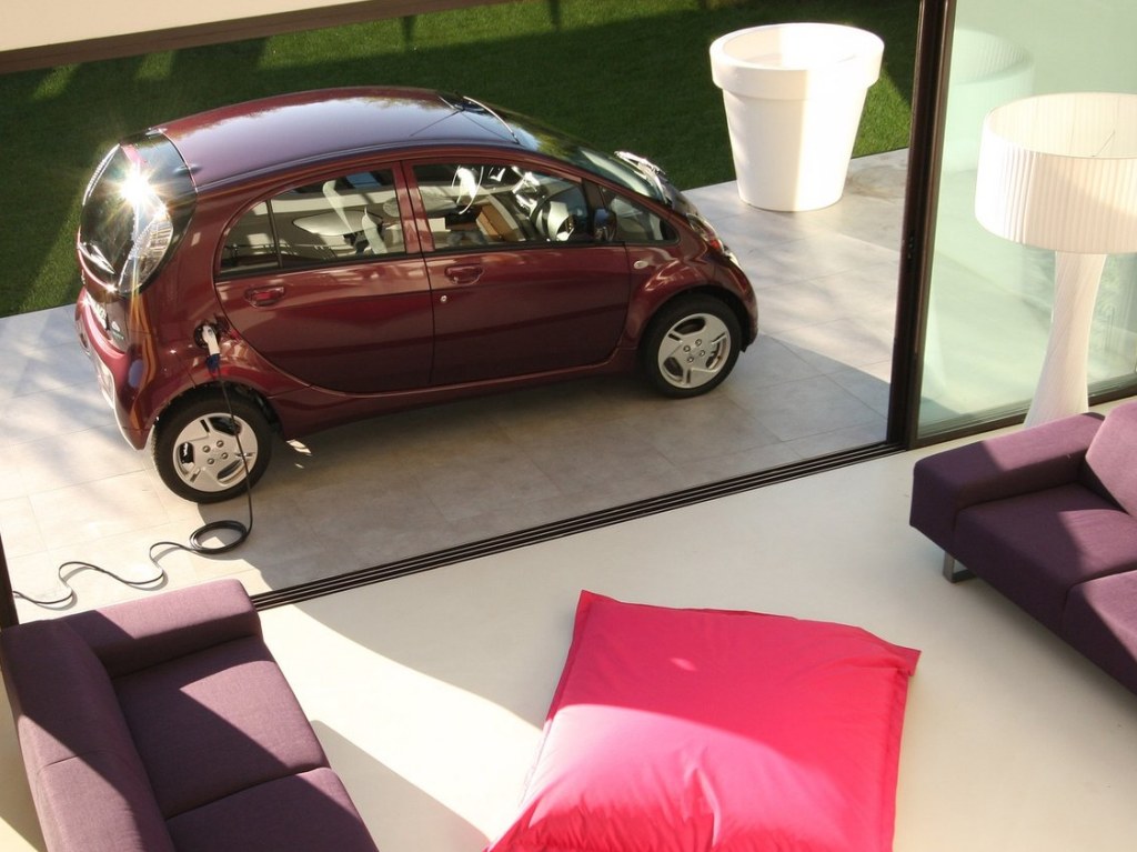 First drive: Mitsubishi i-MiEV electric car at Dubai Autodrome ...