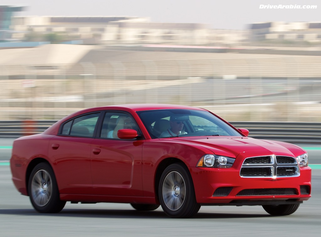 First drive: Chrysler 300C, Grand Voyager, Jeep Grand Cherokee SRT8 ...