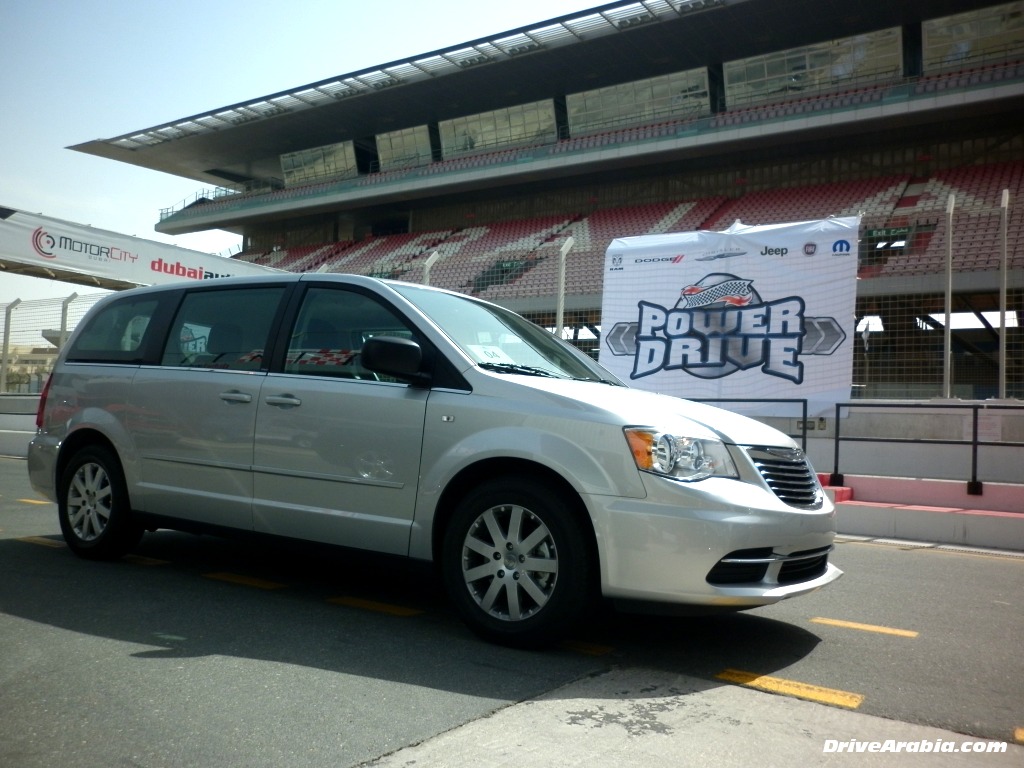 First drive: Chrysler 300C, Grand Voyager, Jeep Grand Cherokee SRT8 ...