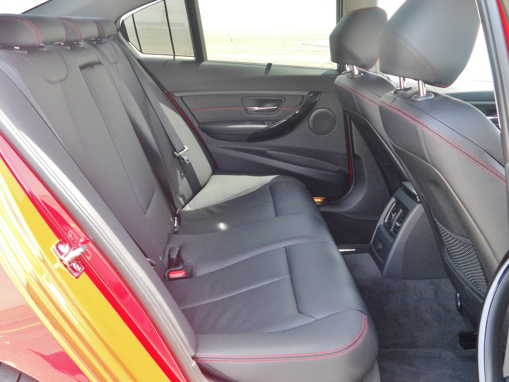 2012 BMW 335i Sport | DriveArabia