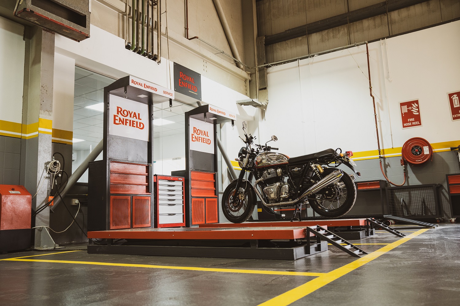 Royal Enfield's Official Store Opens in Dubai in Partnership with ...