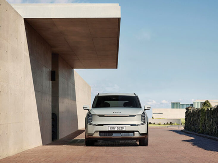 Top Features of the New KIA EV9 – DriveArabia