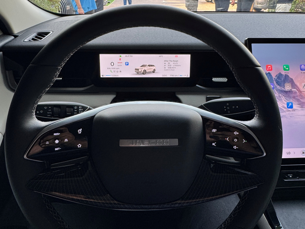 First Drive: 2026 JAECOO J5 in the UAE – DriveArabia