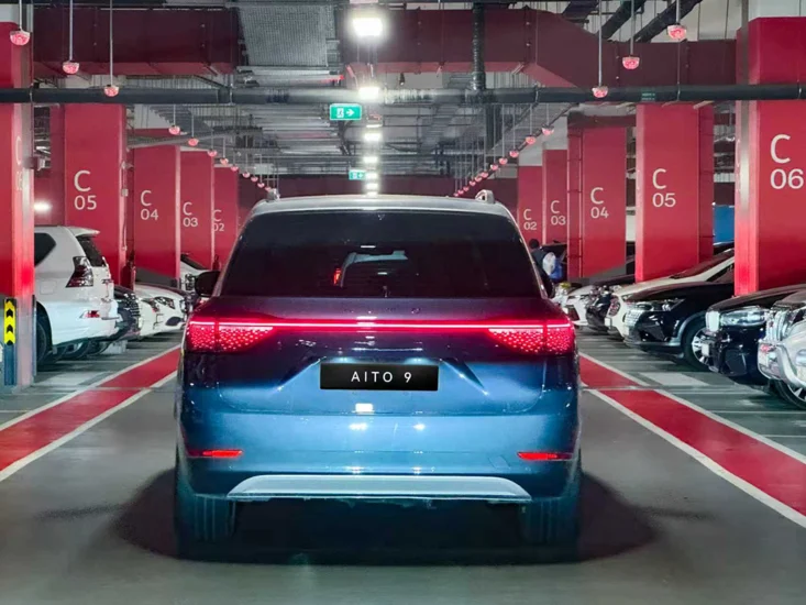 AITO 9 Flagship SUV Spotted in the UAE Ahead of Expected 2026 Launch ...